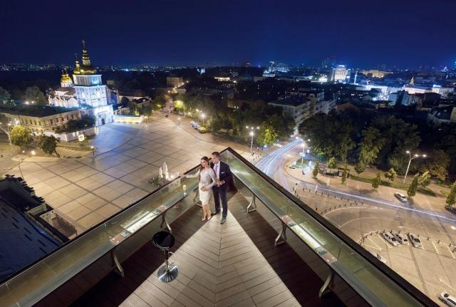 b-hush Rooftop Lounge Bar :: Business Trip Friend